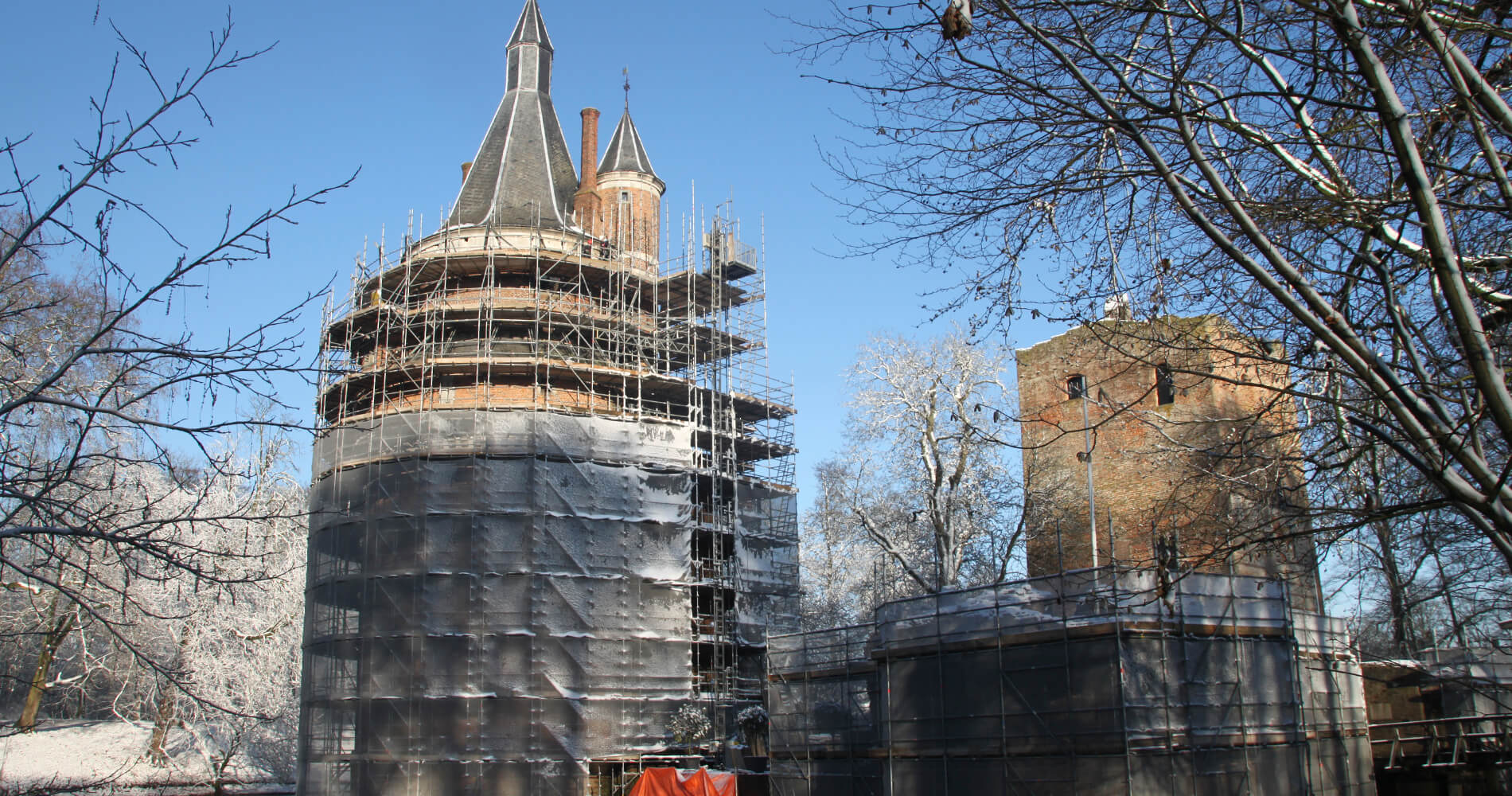 Restauratie Bourgondische toren » Dejo Steigers